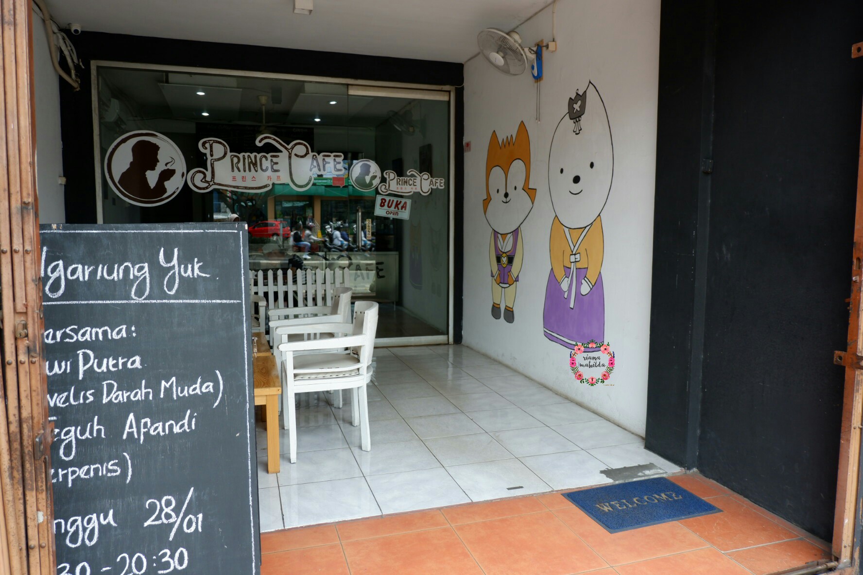 Prince Cafe : Minimalist Korean Coffee Shop (Review) | Riana Mahilda ...