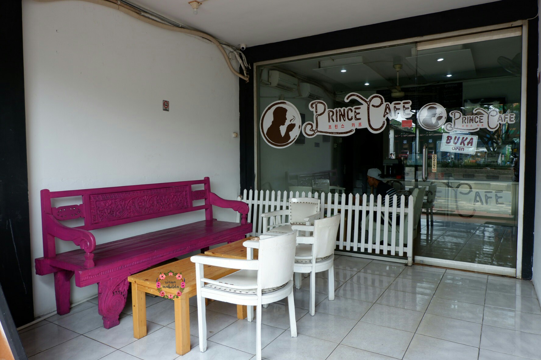 Prince Cafe : Minimalist Korean Coffee Shop (Review) | Riana Mahilda ...